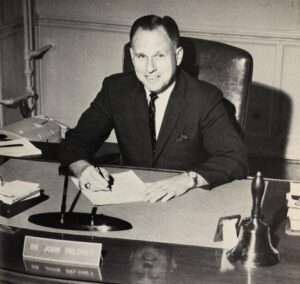 Former university president Deloney dies at 96 | UWA